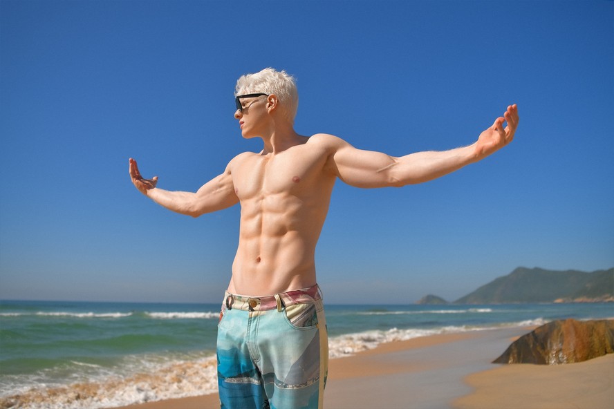 Natural da Georgia e agora 'carioca', cantor Bera lança single de Natal