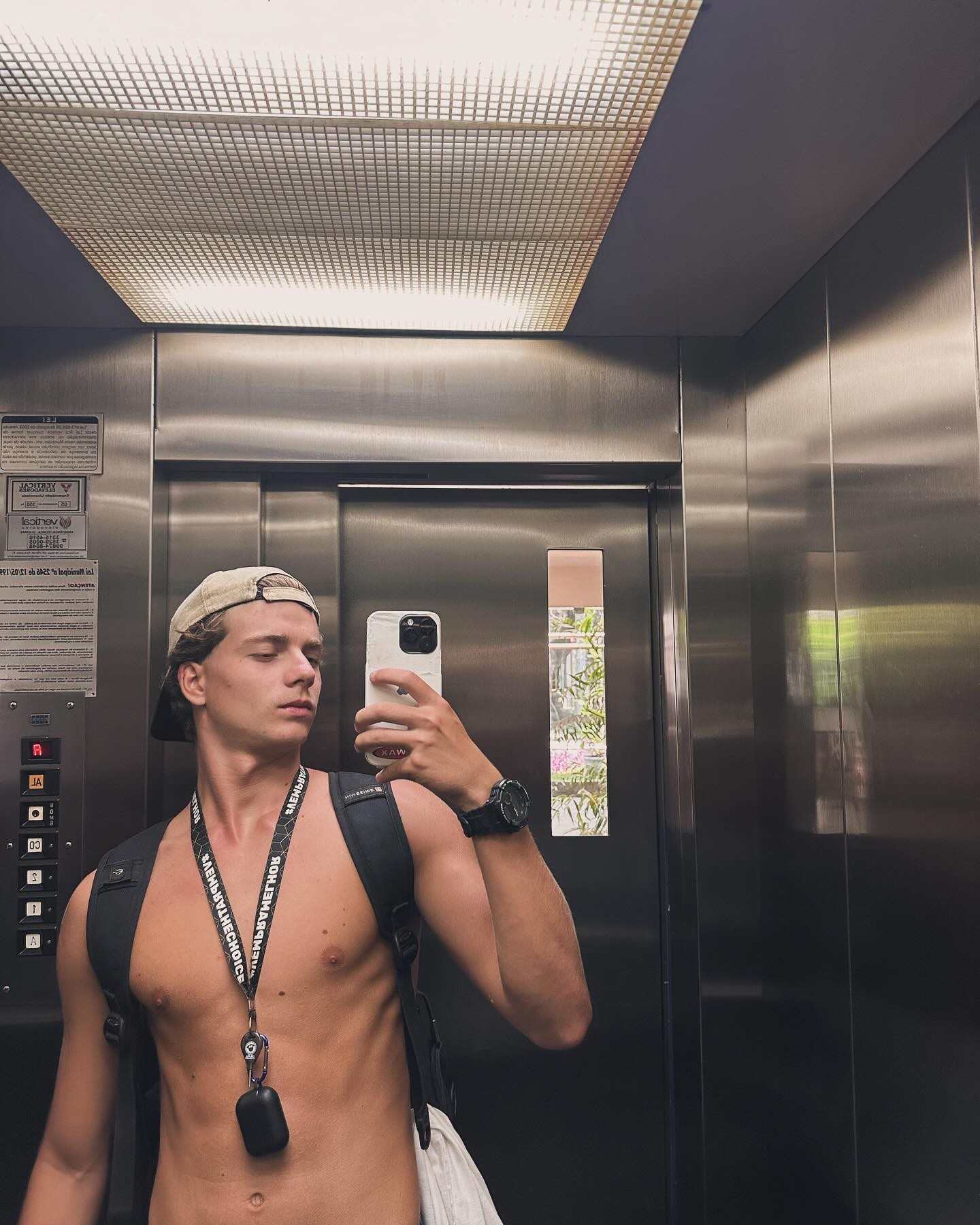 Aos 19 anos, filho galã de Mario Gomes lança música e dá início à ...