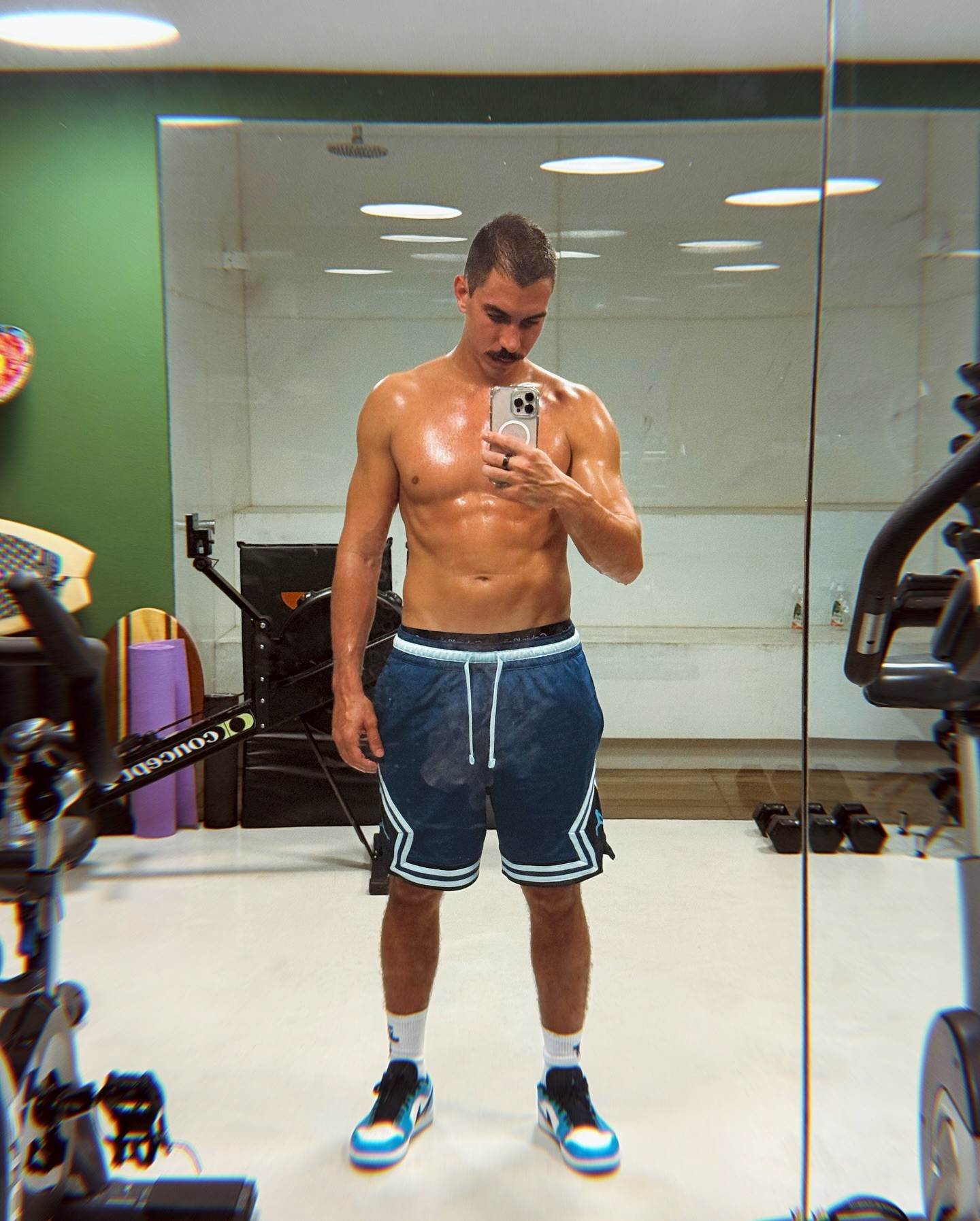 Projeto galã: noivo de atriz, Gabriel David investe na imagem antes de ...
