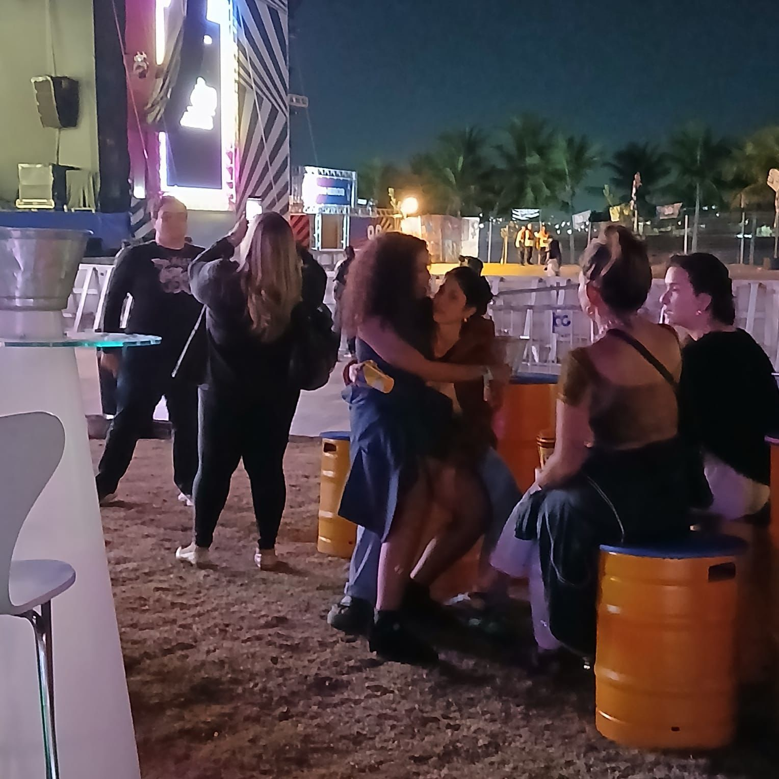 Joana de 'Renascer' é vista aos beijos com Chandelly Braz, ex de ...