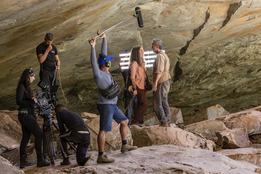 Em ‘No Rancho Fundo’, Zefa Leonel encontra a preciosa turmalina paraíba ...