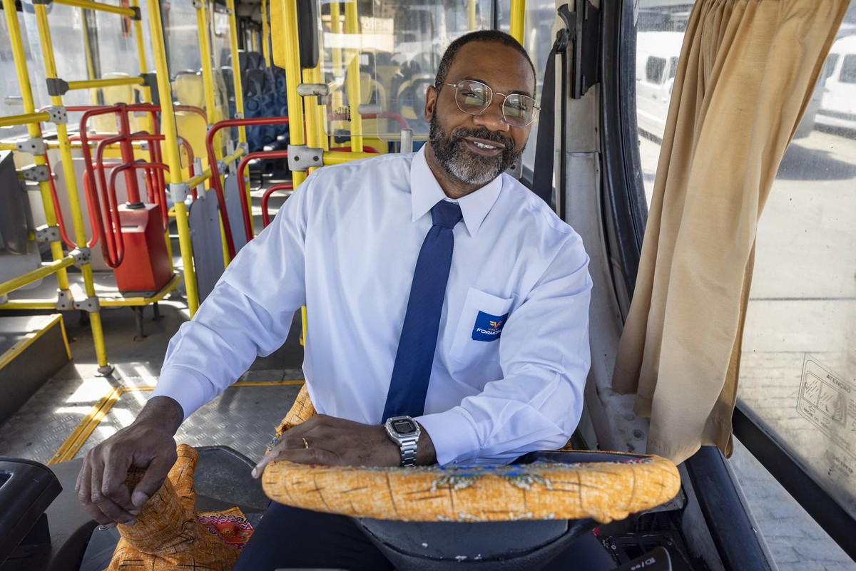 Motorista de ônibus em nova novela, MV Bill relembra preconceito que ...