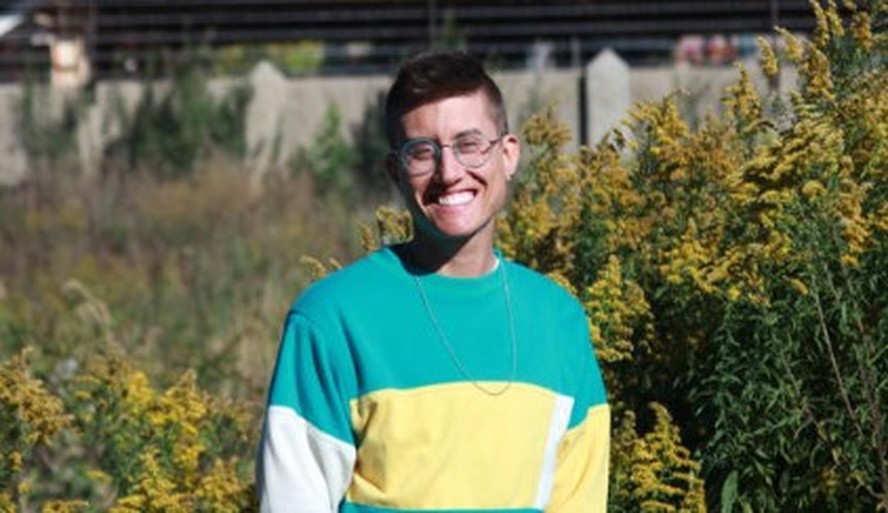 Homem trans reverte a transição e, depois, volta a ser trans