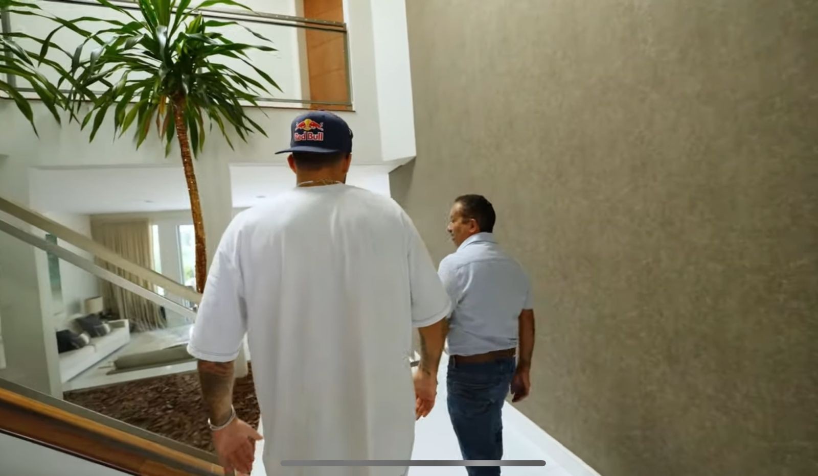 Manoel Gomes Do Hit Caneta Azul Mostra Nova Mansão Em São Paulo Com