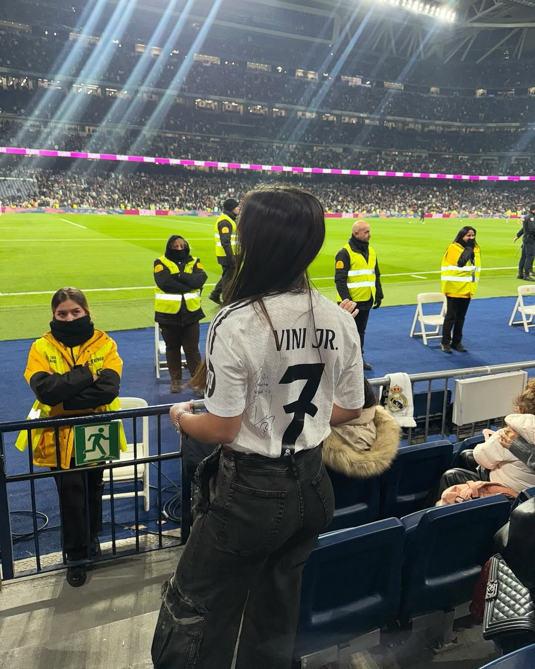 As mulheres de Vini Jr.: Jogador reúne jovens apontadas como affairs após festão no Rio