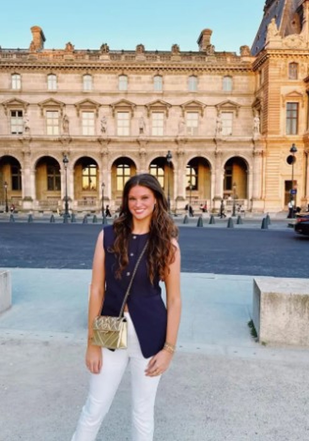 Foto de fichamento em delegacia de universitária viraliza: 'Prenderam a ...