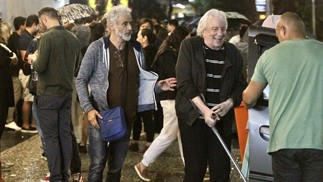 Marco Nanini faz rara aparição ao lado do marido, com quem está casado ...