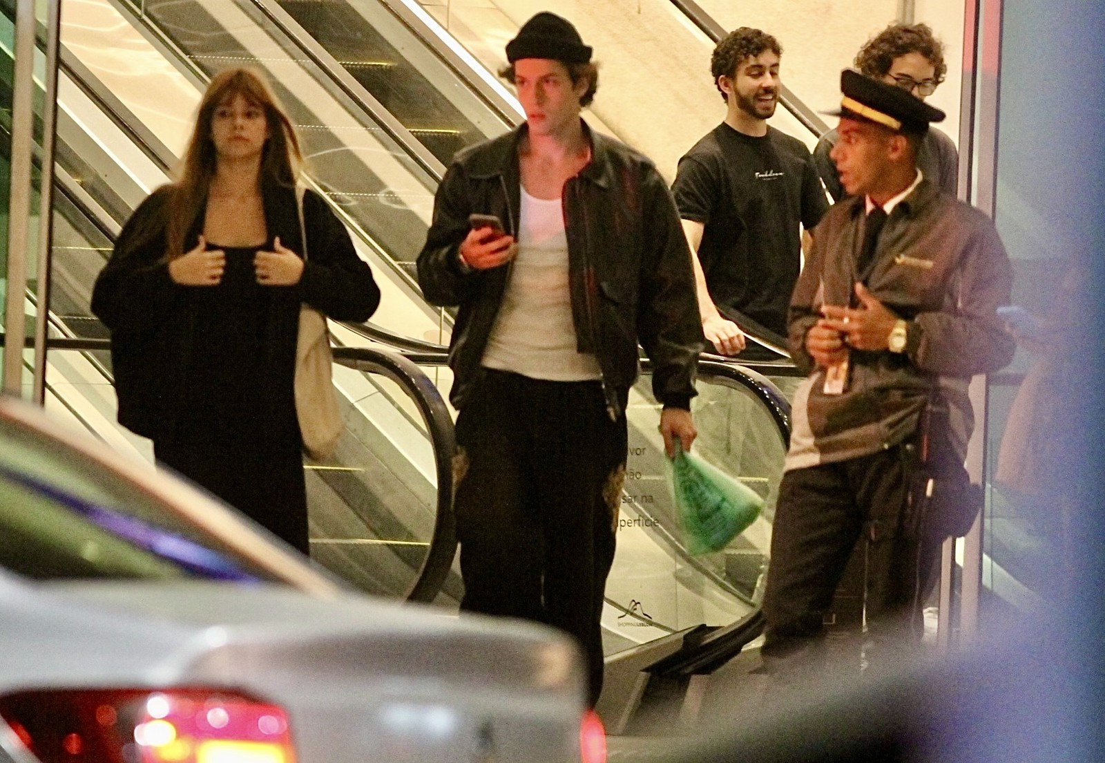 Filho de Giovanna Antonelli e namorada cantora curtem praia no Rio ...