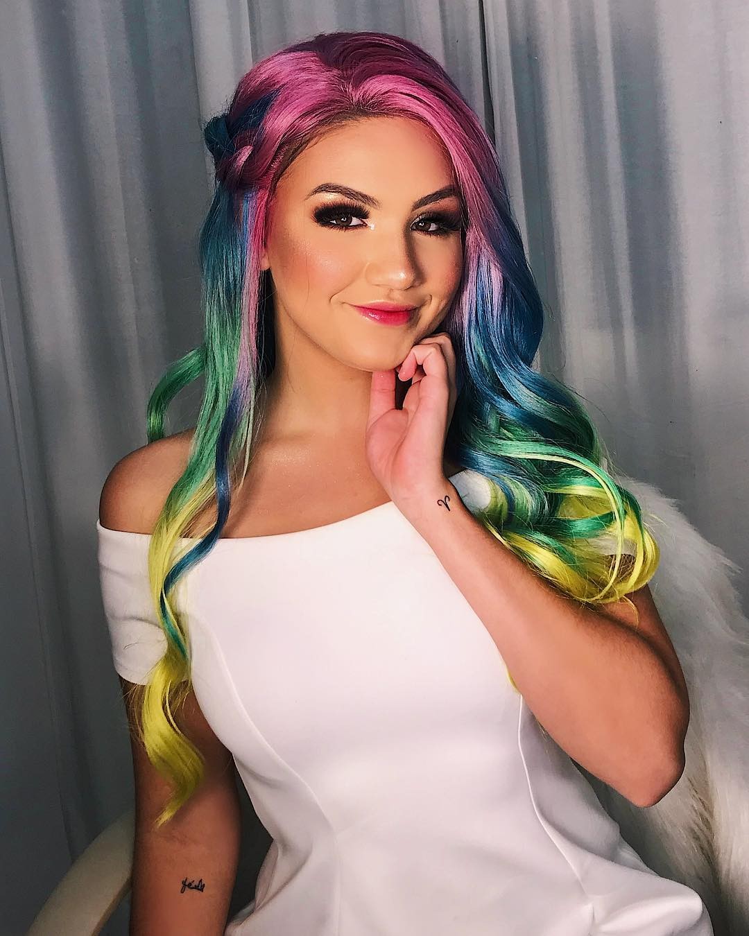 Amiga de Anitta e herdeira bilionária, Vivi passou por procedimentos ...