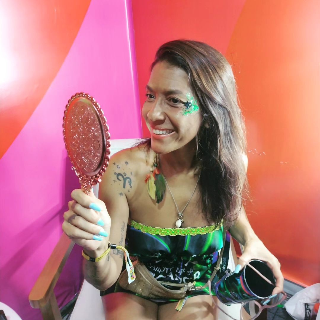 Mãe de Mell Muzzillo, a Ritinha de 'Renascer', chama atenção na web por ...