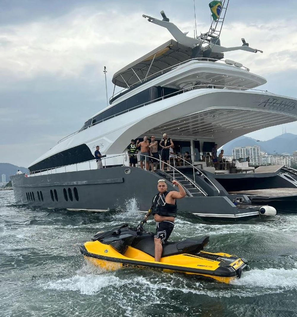 Mãe da filha de MC Ryan faz ensaio temático sozinha, para de seguir ...