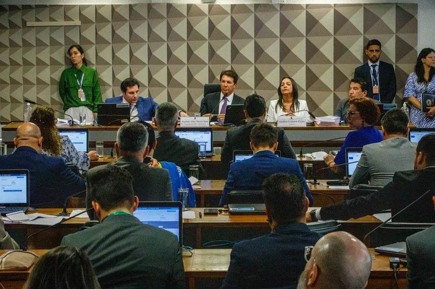 Cpi Do 8 De Janeiro Aprova Relatório Final De Eliziane Com Indiciamento