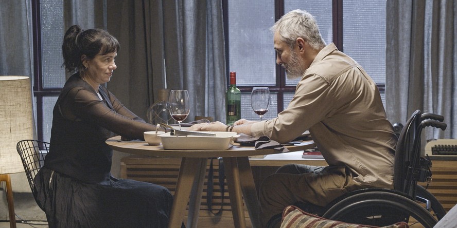 Em ‘Elas por elas’, Carlinhos se declara para Carol