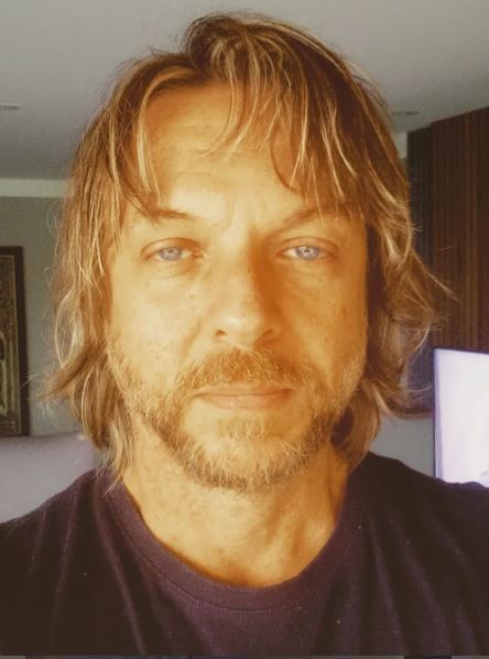 25 anos depois, Vinny lança nova versão do hit 'Heloísa, mexe a cadeira ...