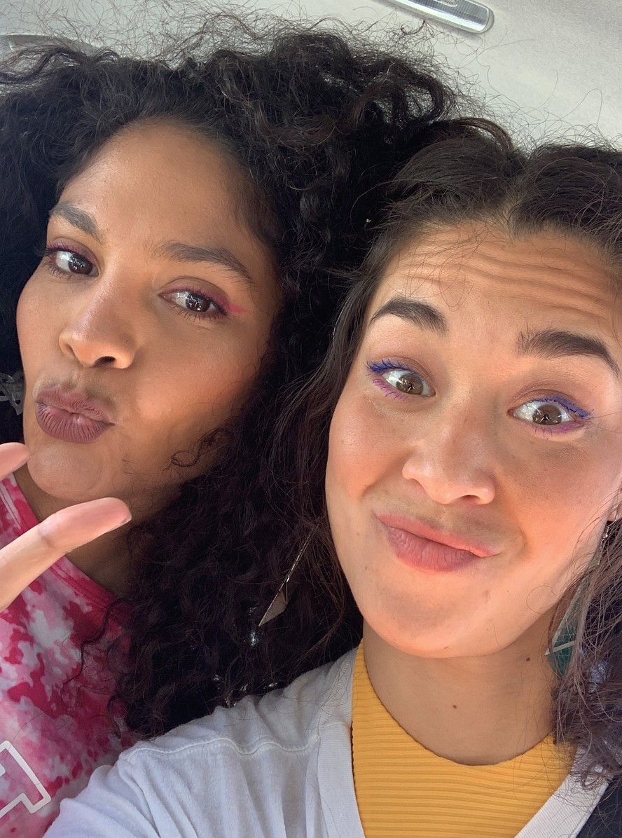 Barbara Reis e Luana Tanaka vivem romance inter-racial e homoafetivo em série