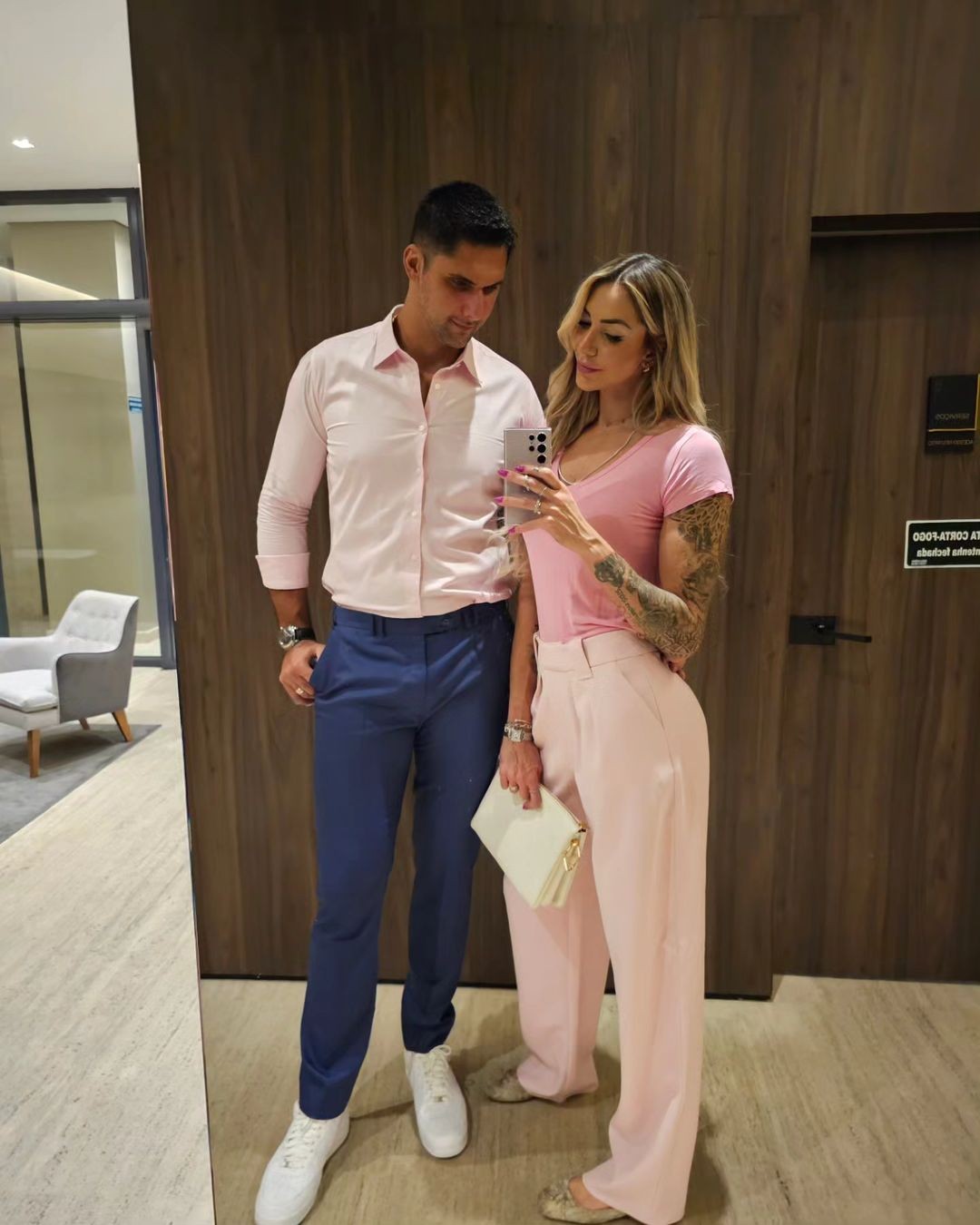 Com 1,96m, Thaísa Daher, do vôlei, posta foto com marido e ele ...