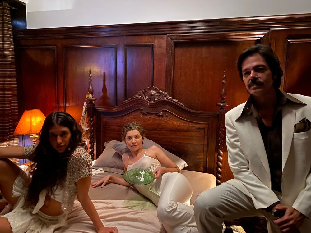 Após cenas quentes em série do Globoplay, Tainá Medina surge ...