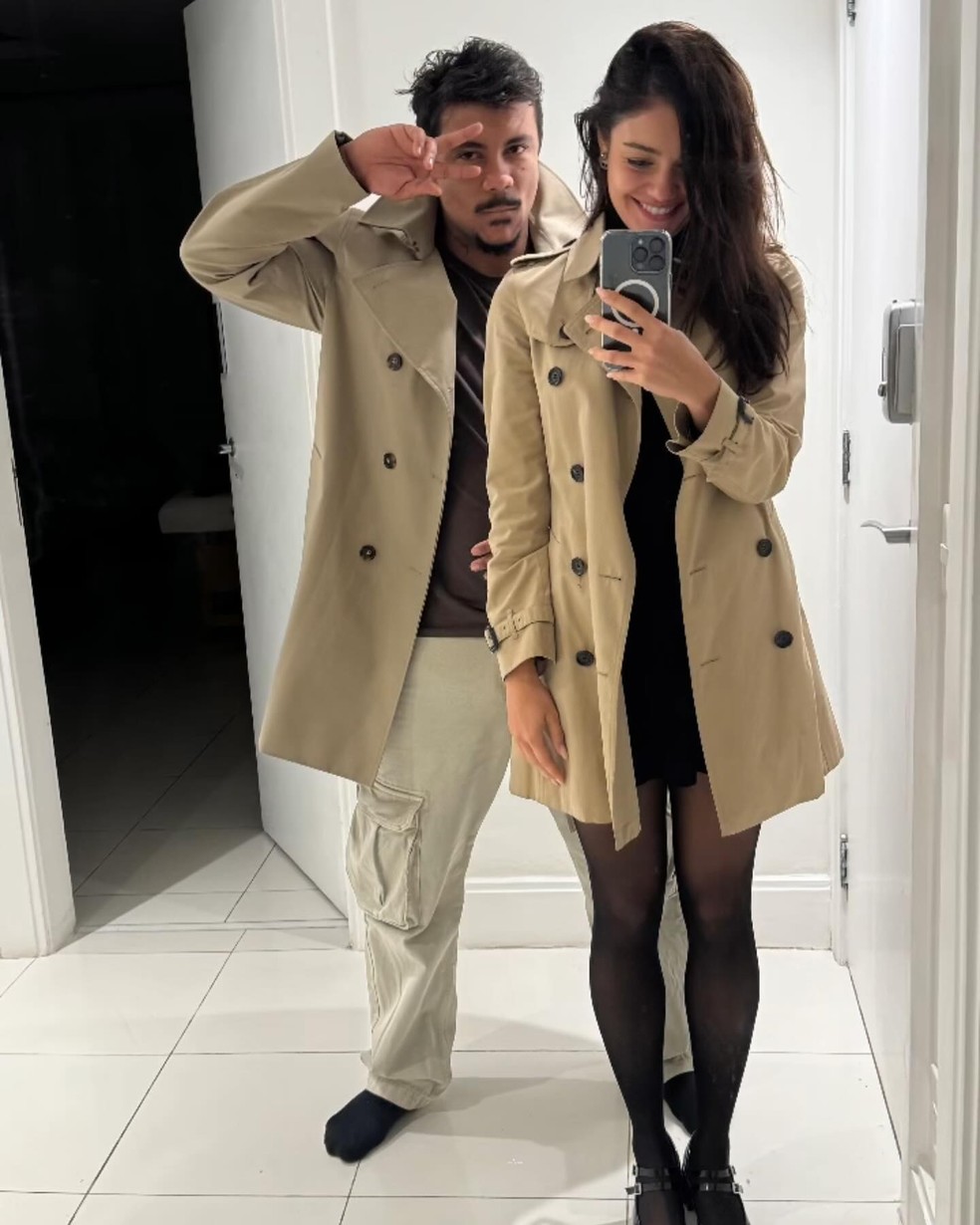 De romance secreto a selfie com roupa combinando: a história de amor de ...
