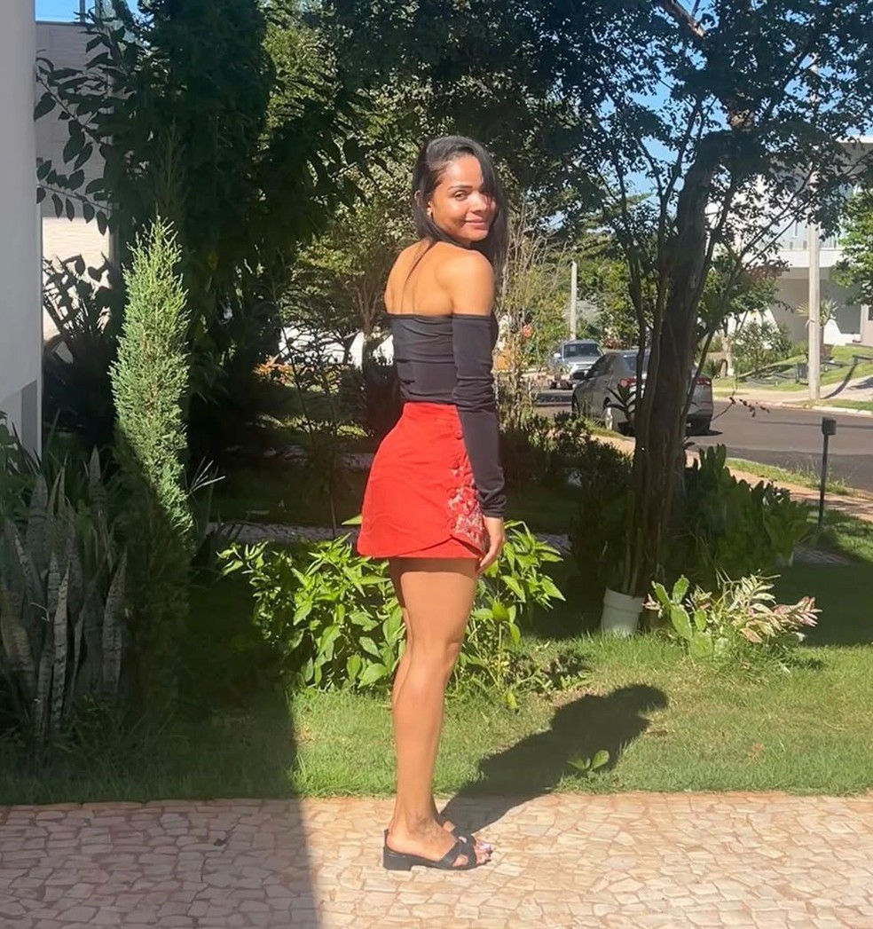 Pabllo Vittar celebra aniversário com a irmã gêmea em MG