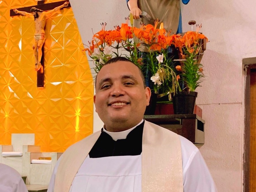 Arquidiocese do Rio abre investigação e afasta padre preso acusado de ...