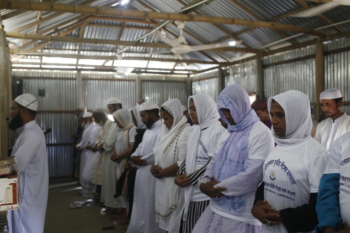 Bangladesh abre mesquita para comunidade Hijra transgênero