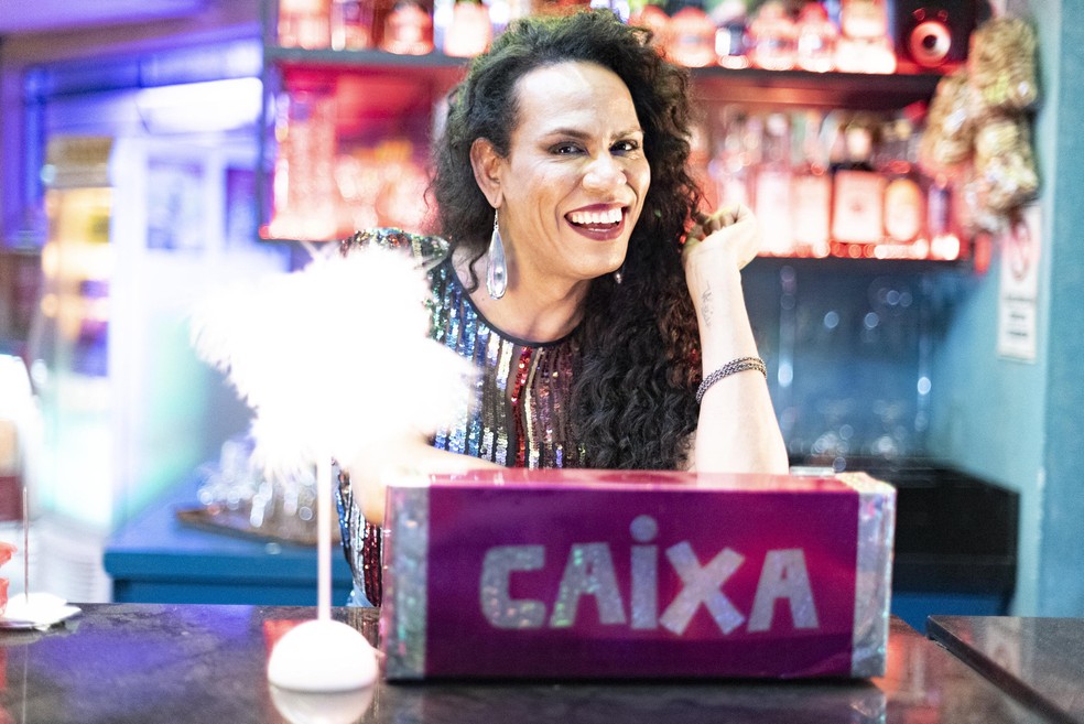 Atriz trans de 'Terra e paixão' diz que capa de caderno com Taís Araújo ...