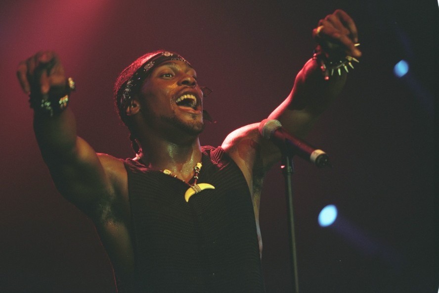 Morre o cantor D’Angelo, ícone do neo soul americano, aos 51 anos