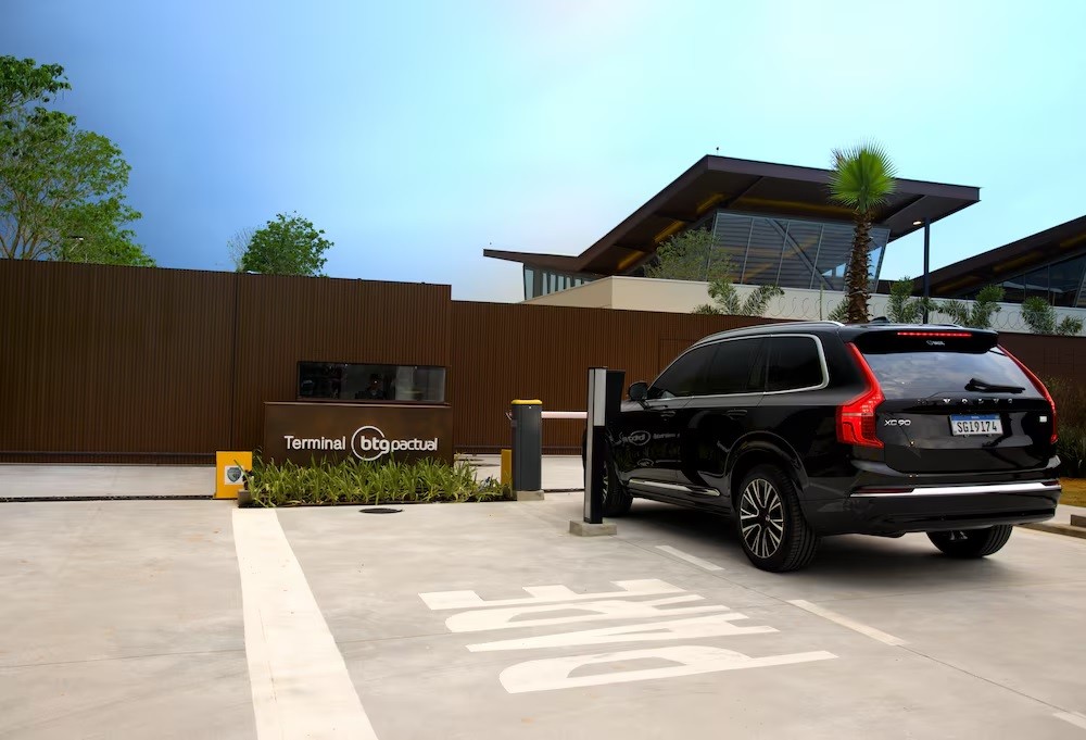 Só vipão! Como é o espaço em que Virginia 'faz hora' por R$ 3 mil em ...