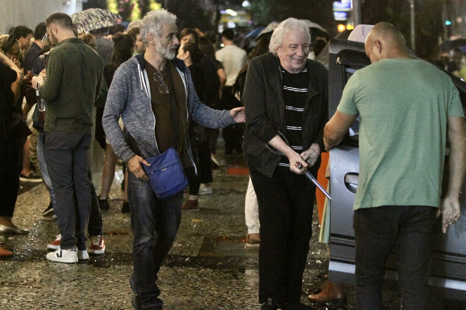 Marco Nanini faz rara aparição ao lado do marido, com quem está casado ...