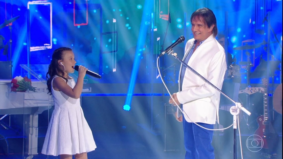 Lembra dela? Rafa Gomes, do 'The voice kids', está com 18 anos e chama ...