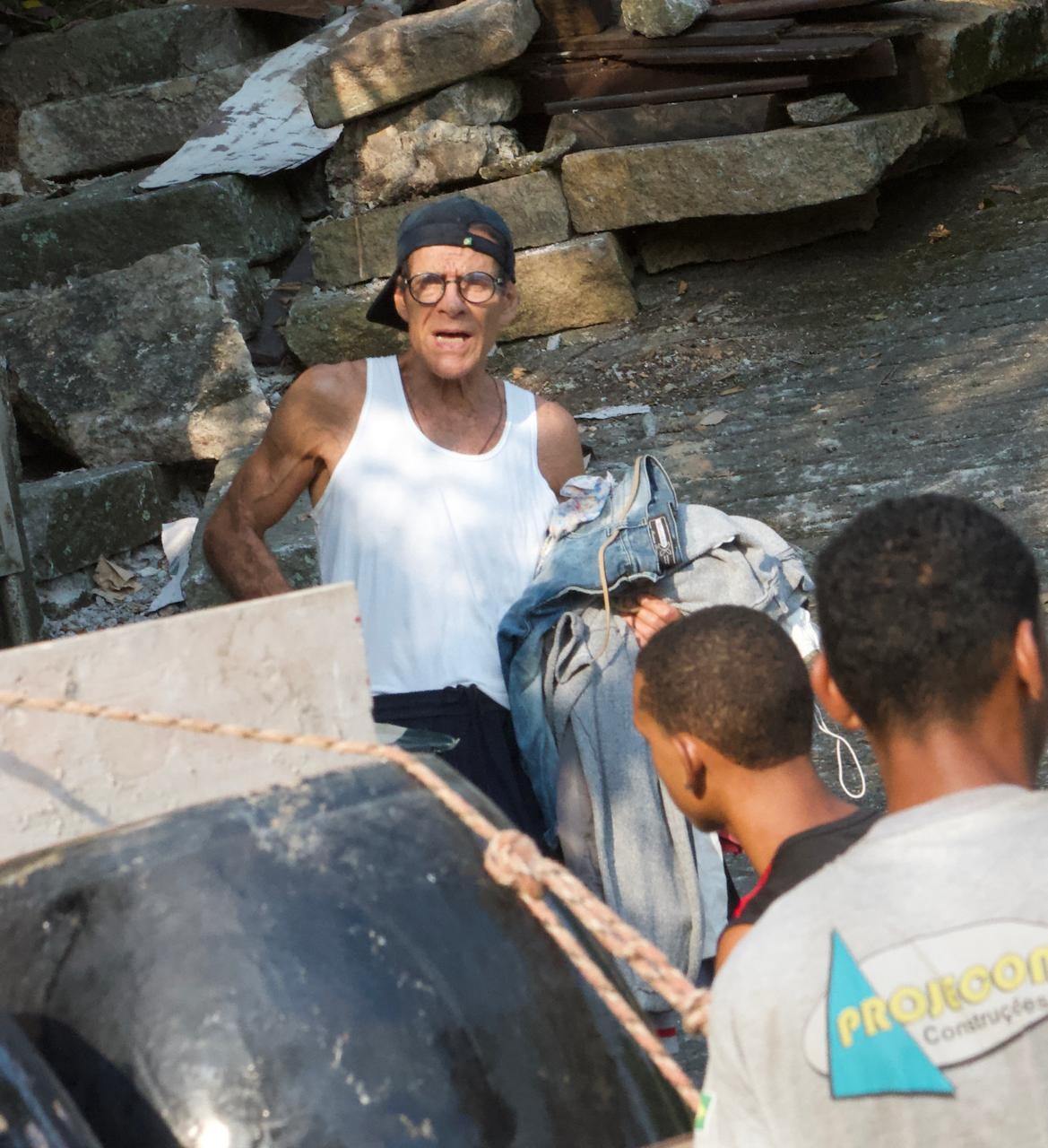 Filho de Mário Gomes é criticado ao surgir em carrão após despejo de ...