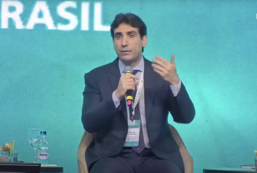 Banco Central eleva Taxa Selic para 15% ao ano