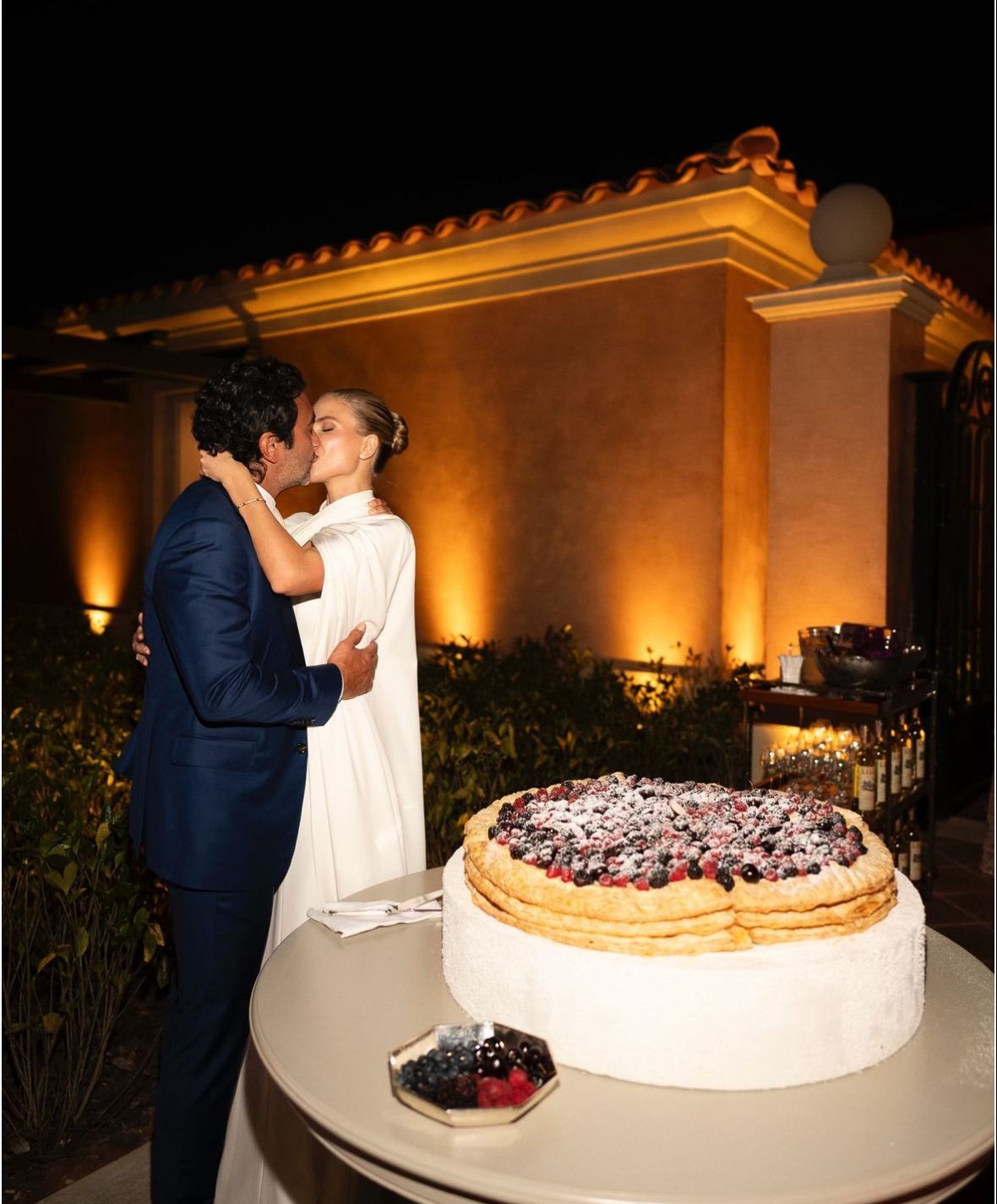 Ex do jogador Luiz Adriano, modelo russa faz ensaio exibindo barrigão de 1º filho com empresário ...