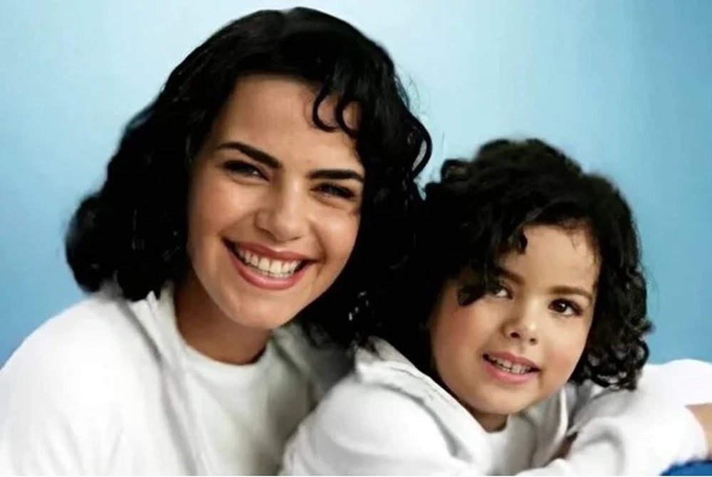 Lembra dela? Veja como está a jovem conhecida como sósia mirim de Ana ...