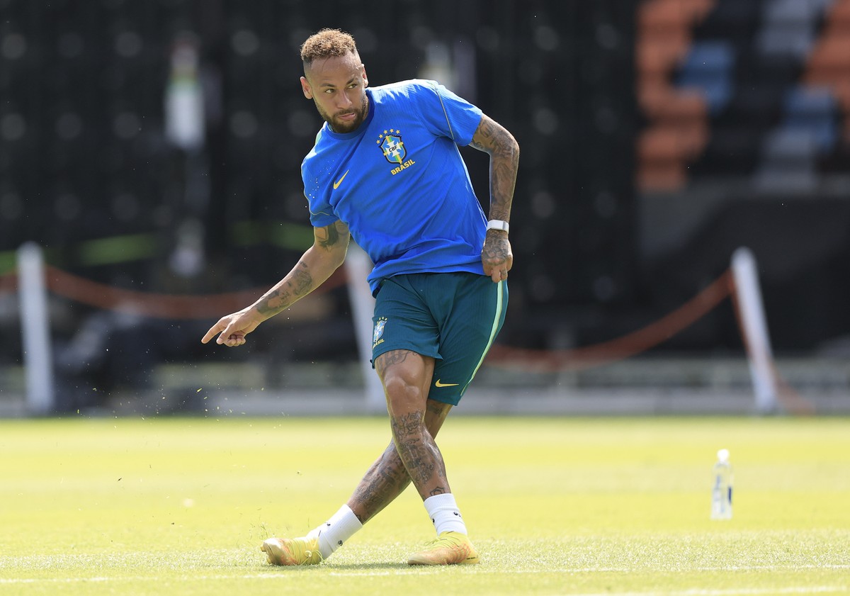 Neymar vai para o banco, mas sem compromisso de participar do jogo ...