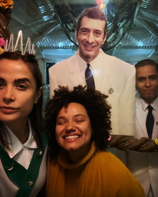 Maria Casadevall participa de ritual ao lado da namorada: 'Estou ...