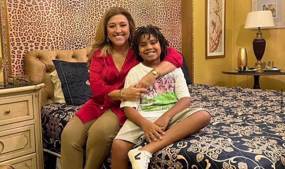 Regina Casé se emociona no aniversário de 10 anos do seu filho, Roque: ‘Vontade de chorar o ...