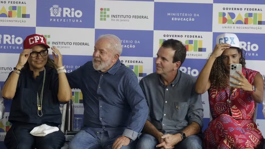 Boné do CPX e piada com Janja: Lula encerra agenda no Rio com evento no ...