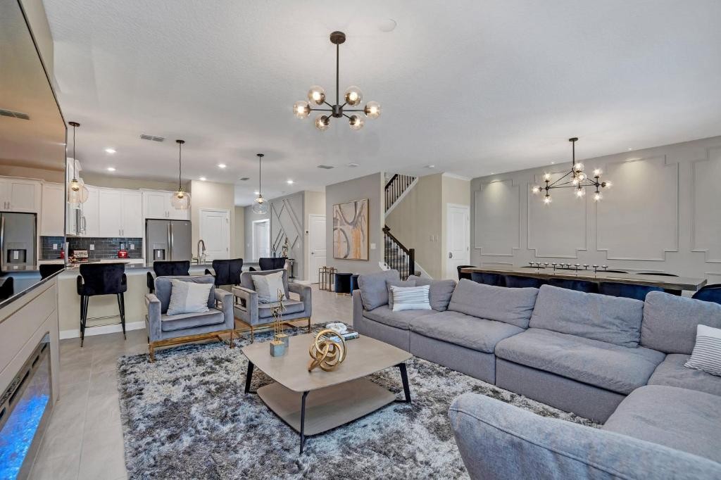 Mansão temática de Deborah Secco com nove quartos nos EUA pode ser alugada por R$ 3 mil a diária ...