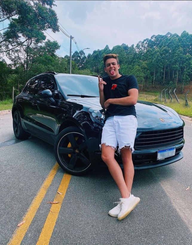 R$ 100 milhões por ano, Rolex de R$ 150 mil, fazenda, Ferrari... Como Jon Vlogs ficou milionário ...