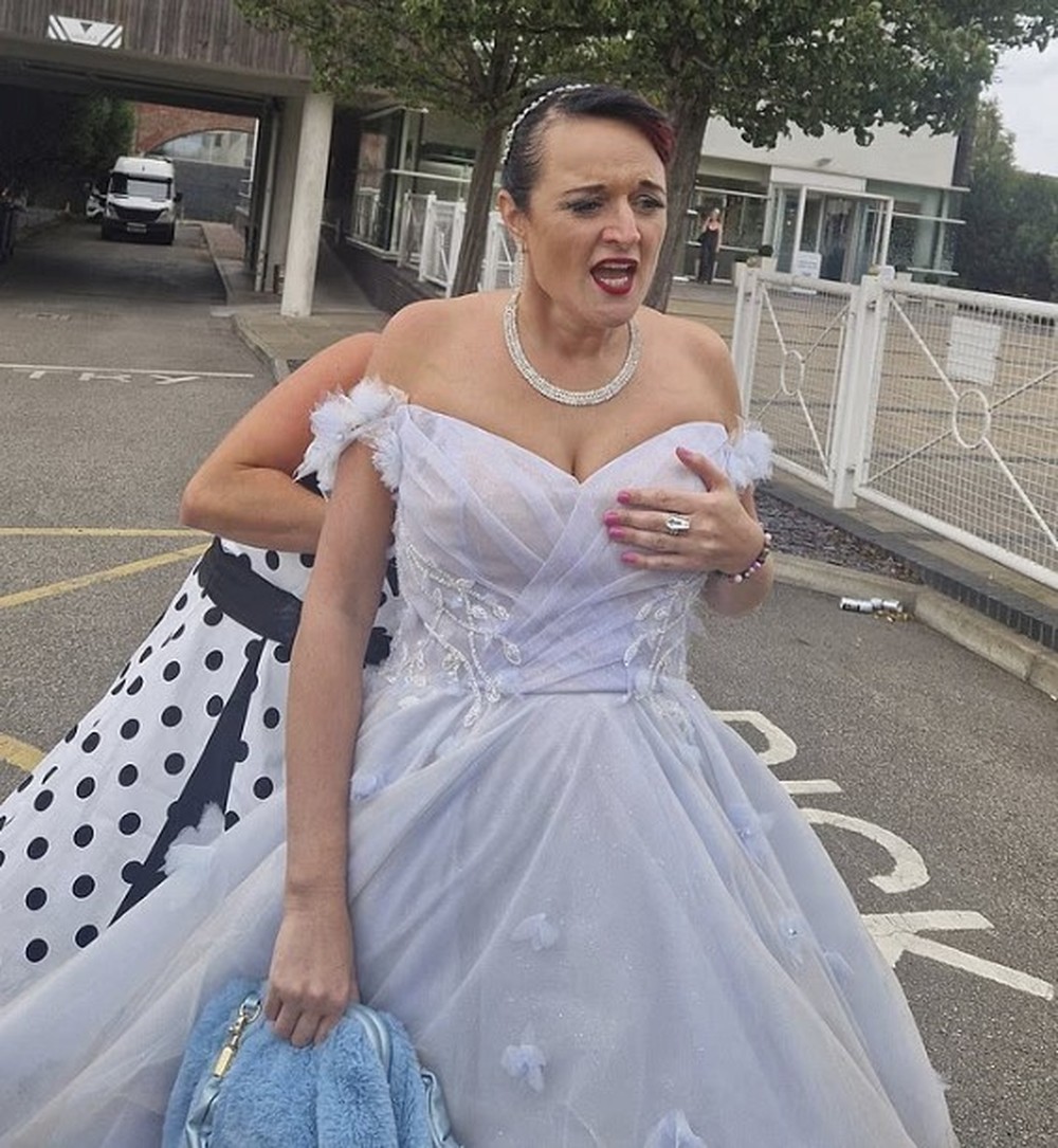 Abandonada antes do casamento, inglesa faz 'despedida de solteira ...