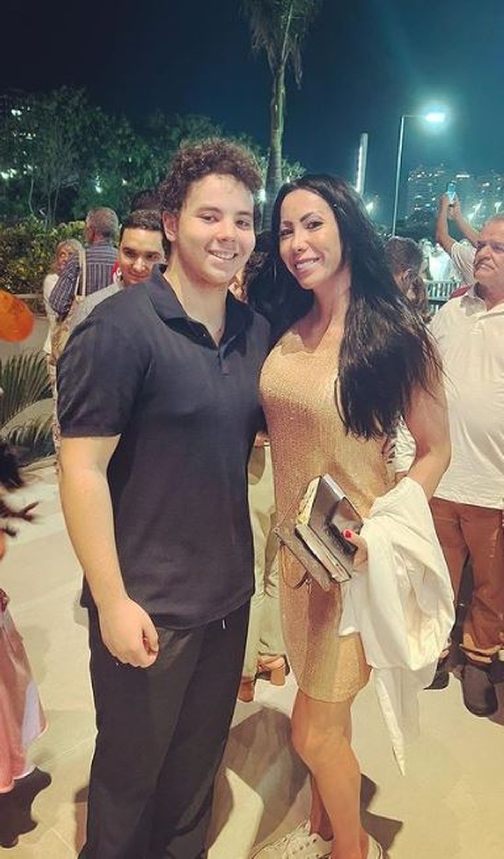 Filho de Ronaldo Fenômeno e Michele Umezu quer seguir passos dos pais ...