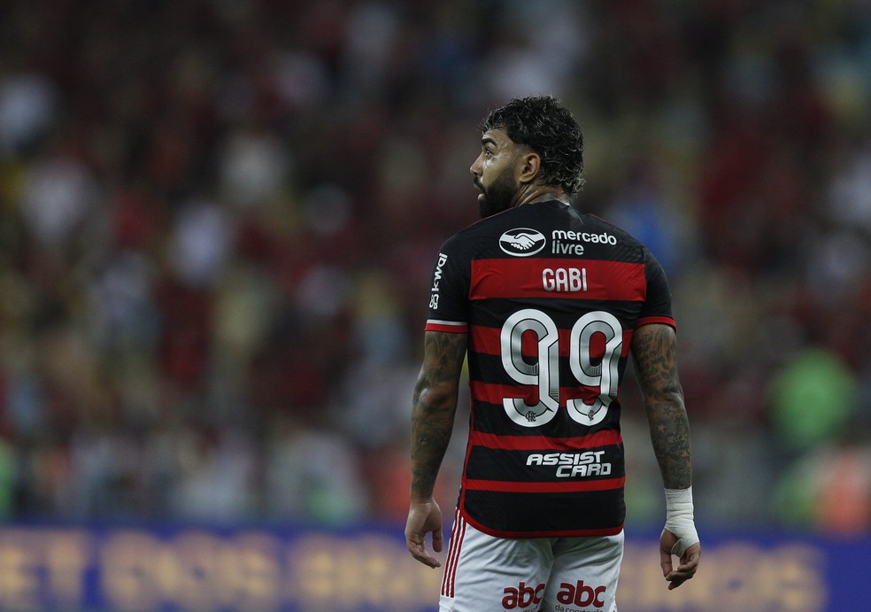 Gabigol se despede do Flamengo: veja números, títulos e diferentes ...