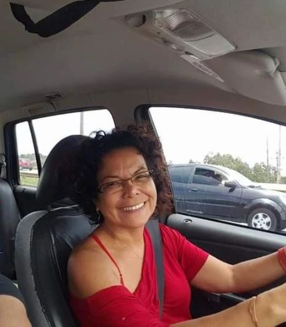Ex-cantora, Angela Mattos vive hoje em Alto Paraíso, Goiás, e se ...