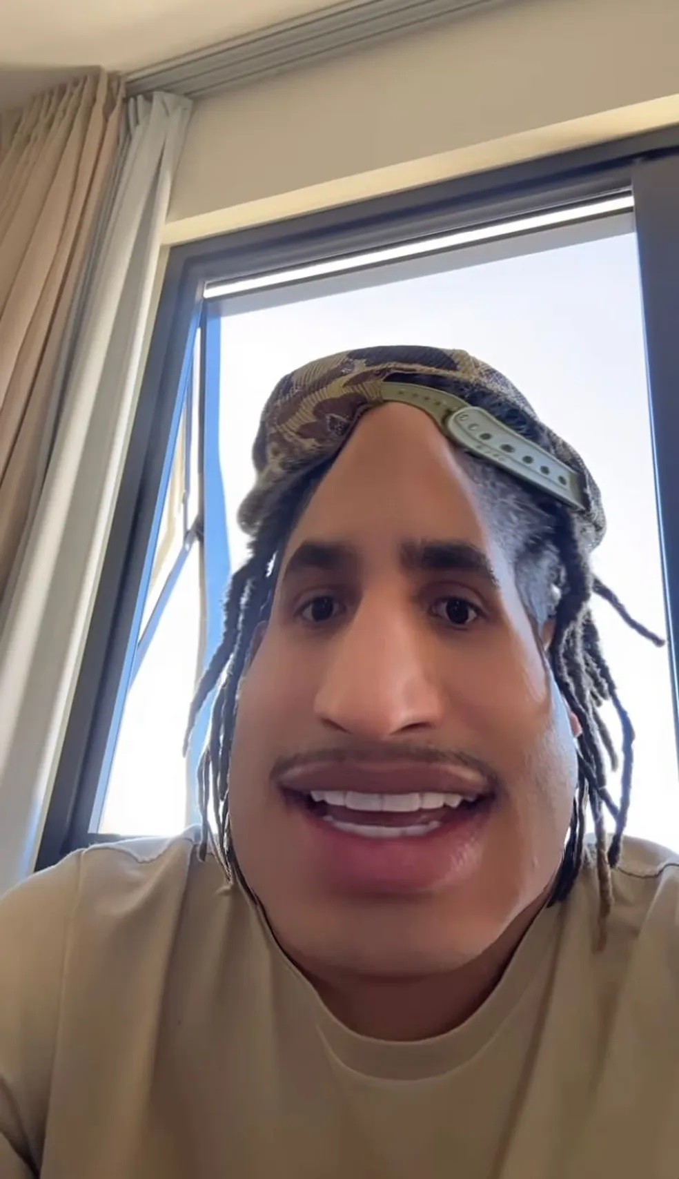 Matuê é atingido por fogo durante show em MG e brinca: 'postando do céu'