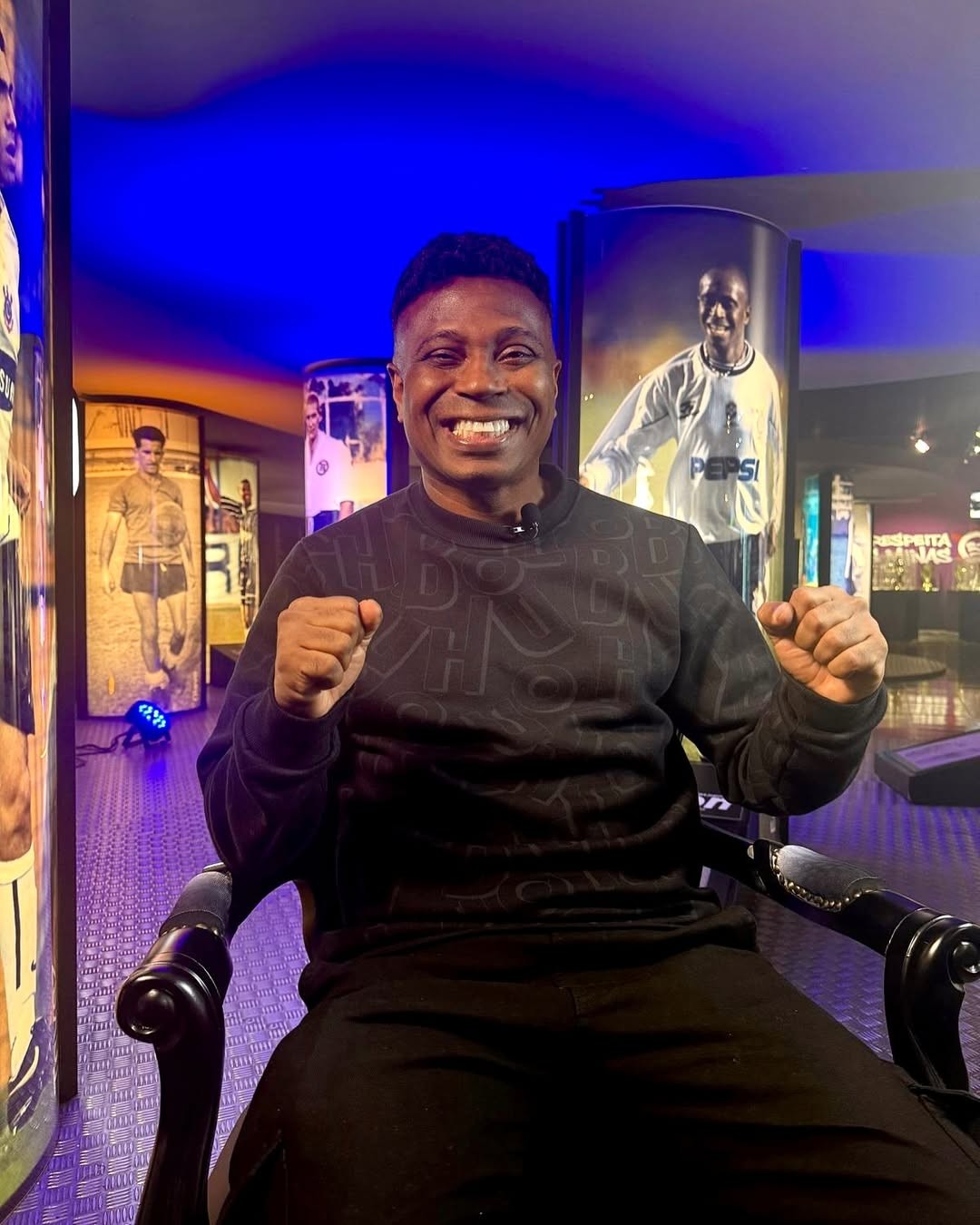 Edilson Capetinha atende o big fone no 'BBB 26' e bate-boca com Milena ...