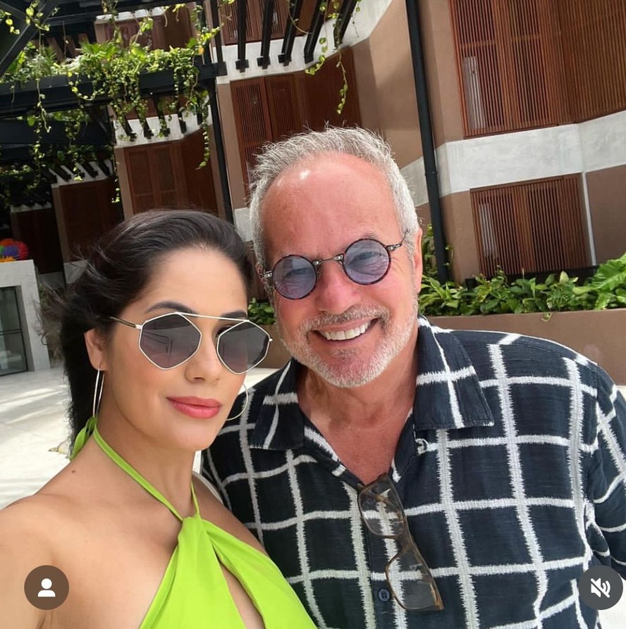 Atriz de 26 anos revela noivado com diretor Jayme Monjardim, de 67