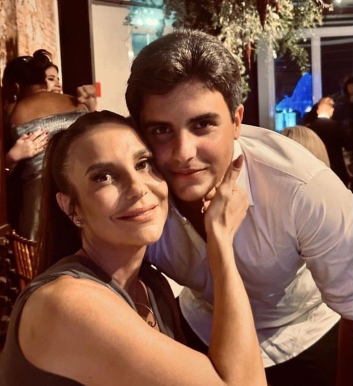 Aos 15 anos, filho de Ivete Sangalo fala dos planos na música: 'Toco ...