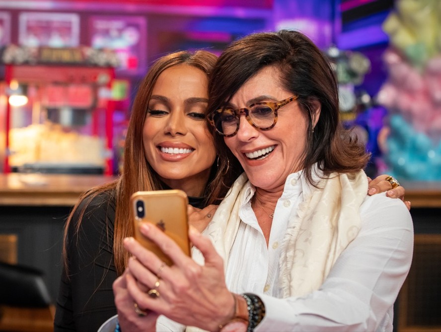 Christiane Torloni e Anitta se encontram nos bastidores do 'Domingão ...