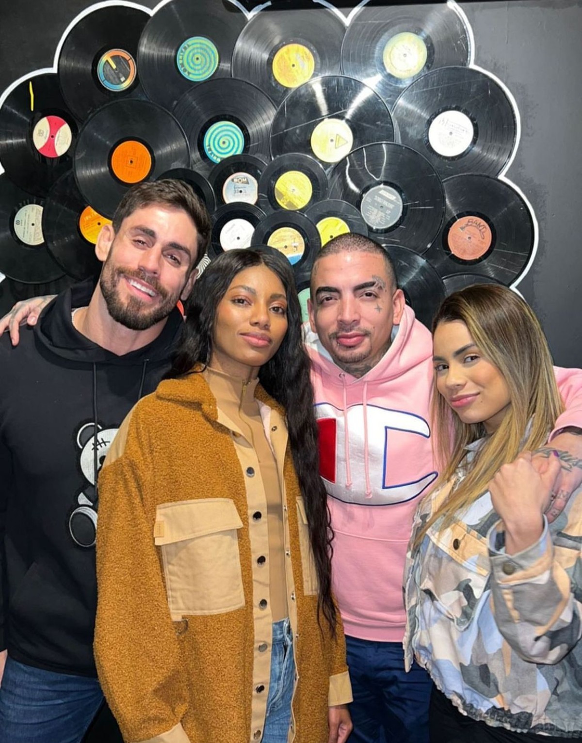 Cara de Sapato reencontra MC Guimê e Lexa após 'BBB 23'